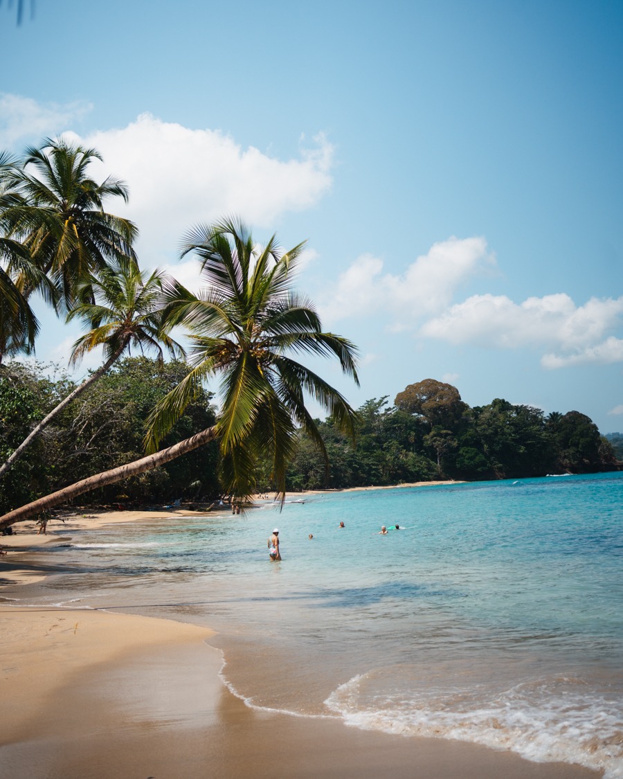 Costa Rica Itinerary – The 2 Weeks Travel Guide (2026) | wavesnbackpack